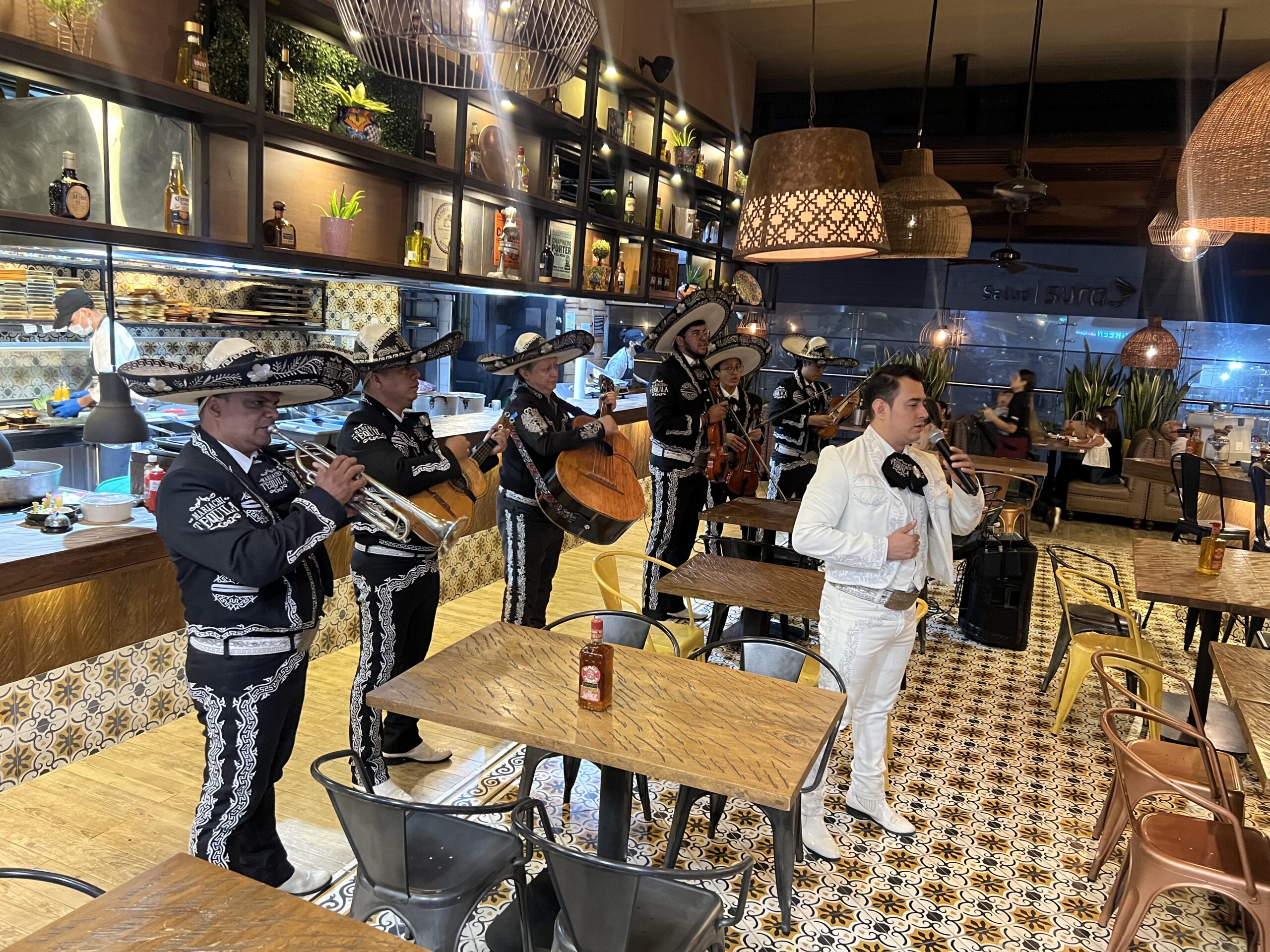 Restaurantes con Show de mariachis en Cali - Mariachi Tequila Cali